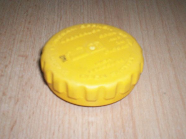 Korek zbiorniczka wyrównawczego OPEL 1304667 - SKLEP - SPRZEDAŻ CZĘŚCI ...